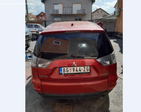 Mitsubishi Outlander 2010 delovi i servis