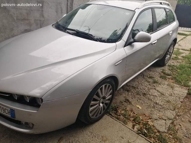 Alfa Romeo 159 prednji branik