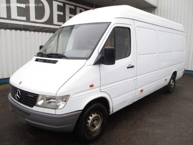 Mercedes SPRINTER 2.3D delovi