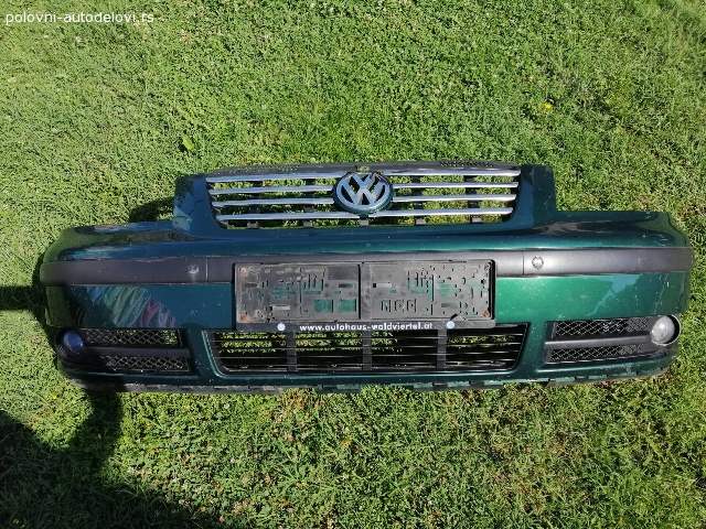 VW Sharan branik u zelenoj boji