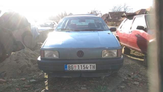 Delovi Povoljno za Passata b3 1.9 tdi i 1.8 bezinac za limuz