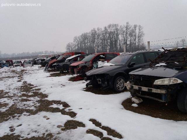 Renault polovni delovi za sve modele