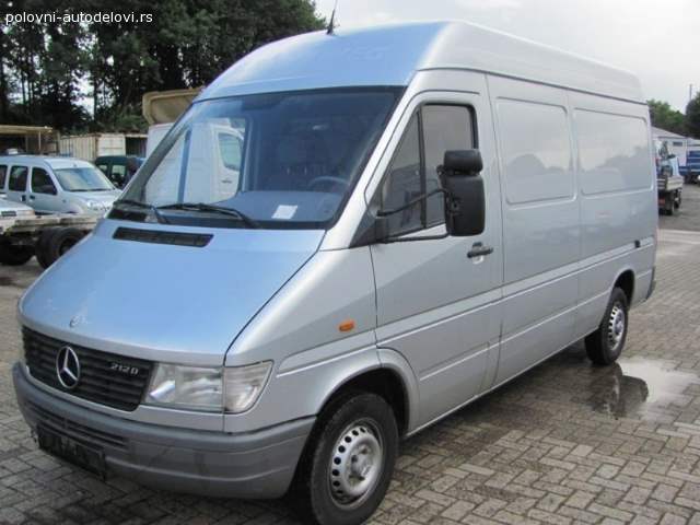 Mercedes sprinter 212 u delovima