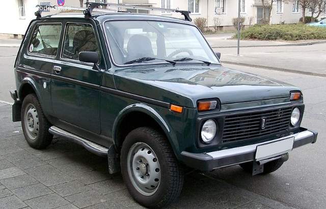 Lada Niva kompletan auto u delovima