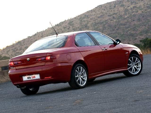 Alfa Romeo 156/147 kopletan auto u delovima