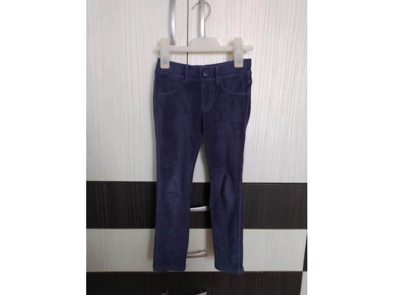 Pantalone benetton 6-7 godina