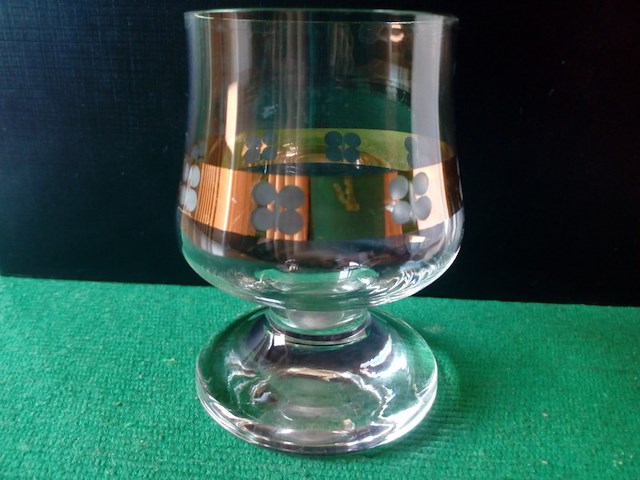 Stara staklena čaša II