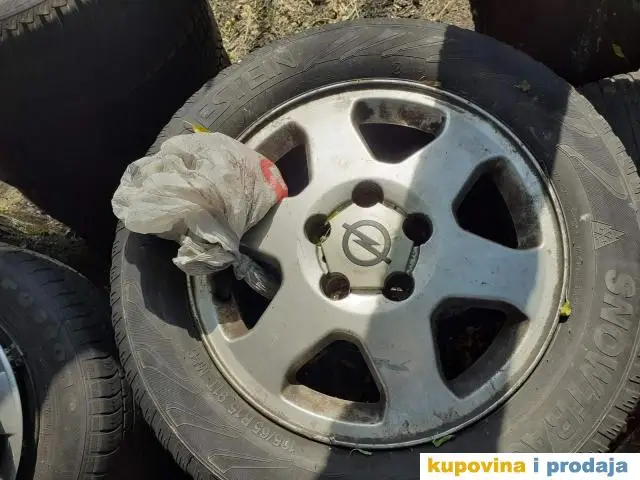 Opel Zafira felne sa gumama