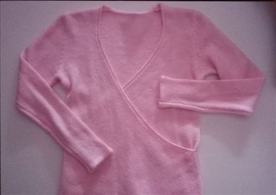 Roze džemper
