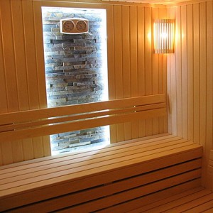 Sauna po meri sa klupama od aspena