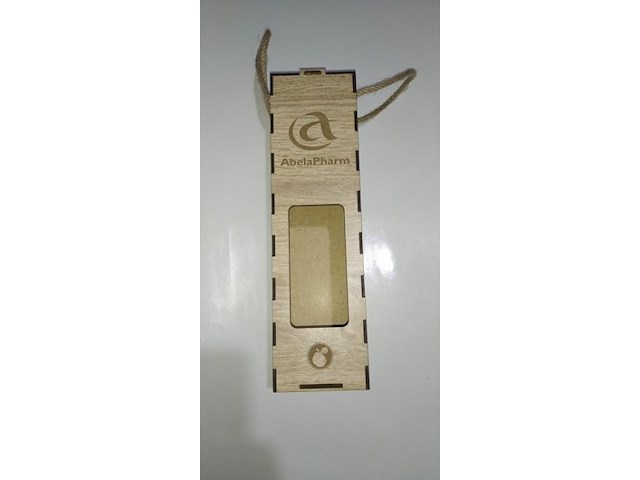 Ukrasna drvena kutija za flase