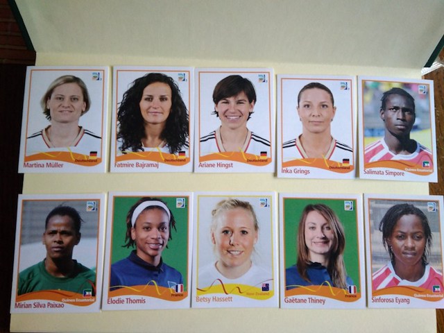 FIFA 2011 žene - 18 različitih sličica - bez broja