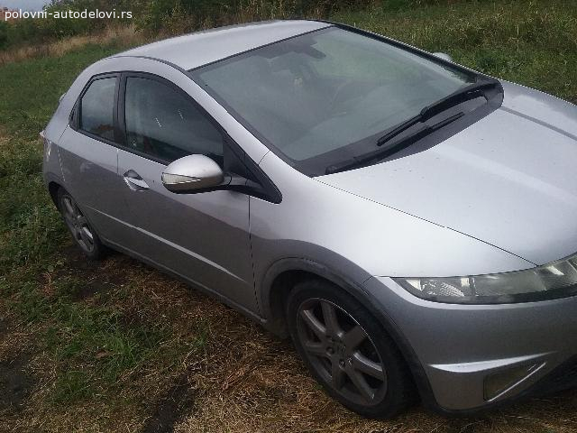 Honda civic svemirac polovni delovi