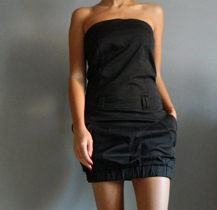 Crna mini haljina, veličina 38