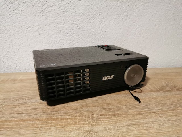 Projektor Acer X110P DLP projector