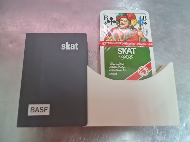 Skat špil zapakovan + BASF skat kutijica