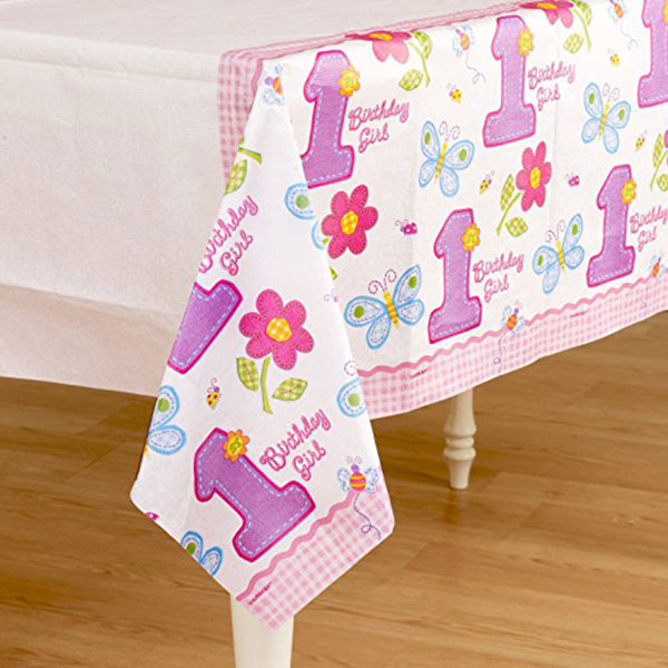 571012
Table Cover Hugs and Stitches Girl