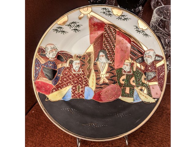 Porcelanski tanjir sa pozlatom - Japan