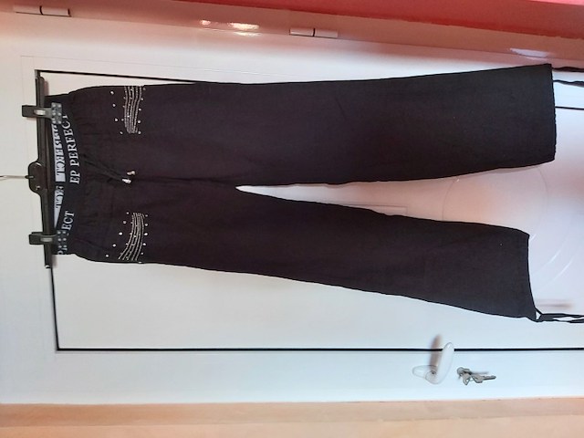 Letnje crne pantalone