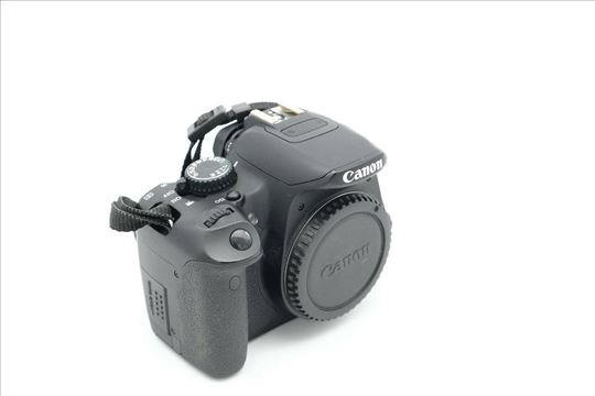 Canon 650D telo + objektivi (opciono)