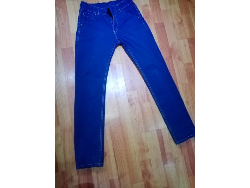 Farmerke pantalone br. 10