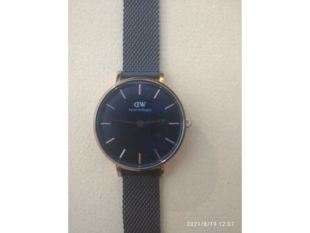 Rucni zenski sat Daniel Wellington