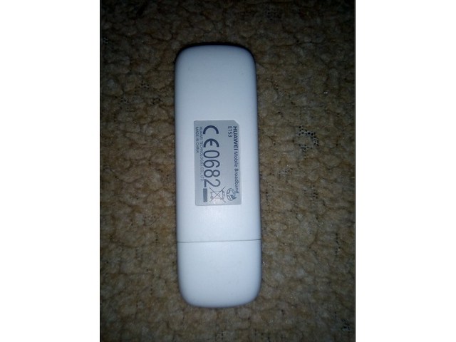 ! USB  modem HUAWEI model:E153 za internet/SIM mts: