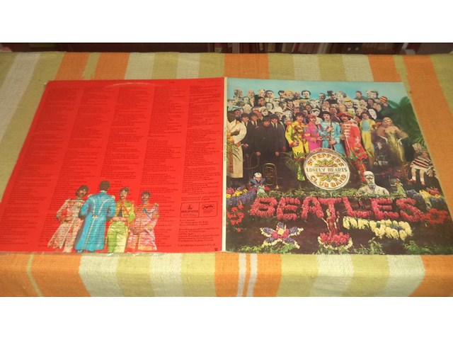 LP: THE BEATLES - Sgt PEPPERS LONELY HEARTS CLUB BAND