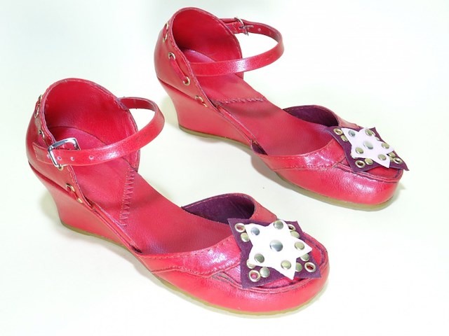 Crvene sandale 36-23cm