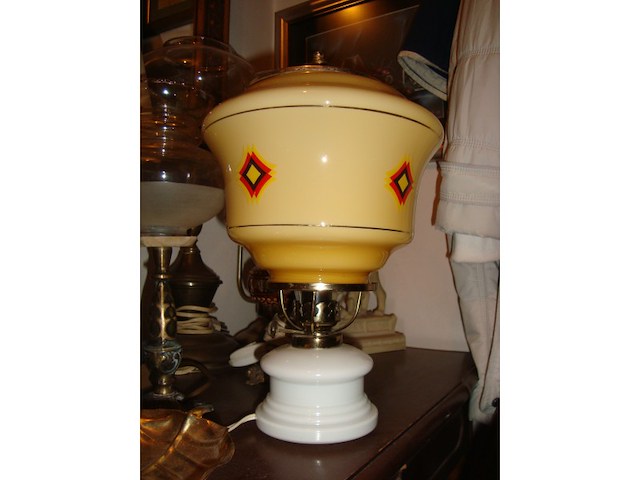 Kolekcionarska prelepa lampa