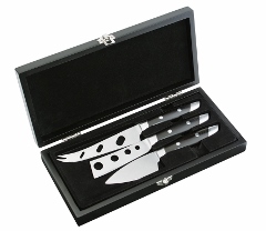 01. Set noževa za sir – trodelni “Fontina” 28,5×13,5x4cm – Cena: 8.376,oo din.