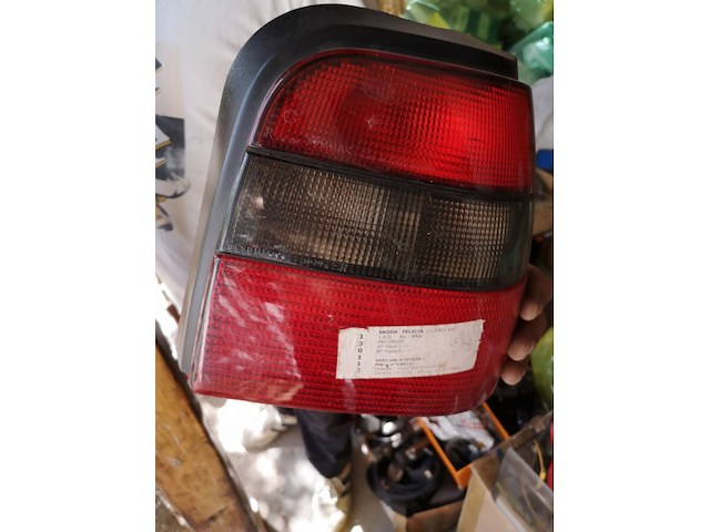 Skoda Felicia (94-01) stop svetlo lampa levo desno NOVO