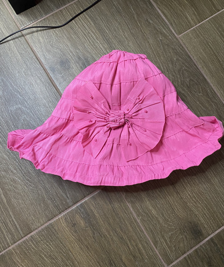 Vintage pink šešir