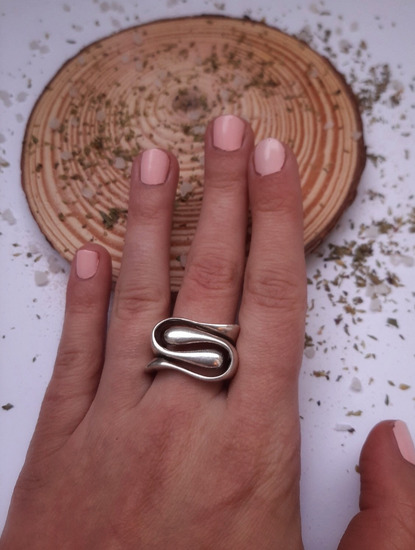 Moderni srebrni prsten