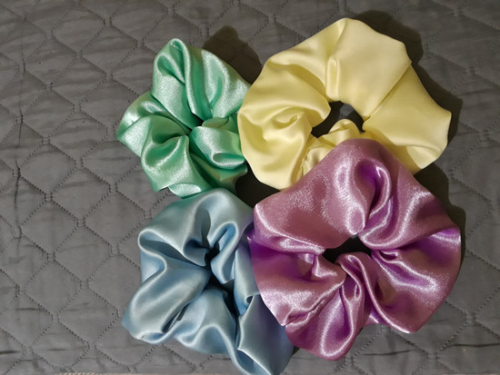 scrunchie gumica za kous