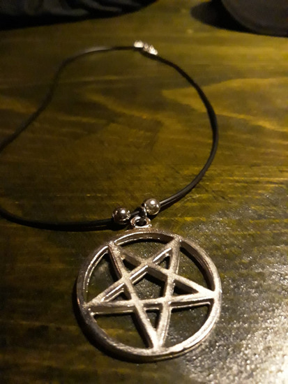 Pentagram ogrlica