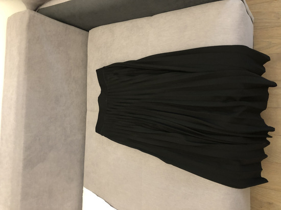 Crna plasirana suknja
