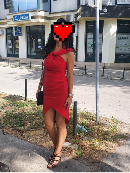 NOVO Prelepa crvena haljina