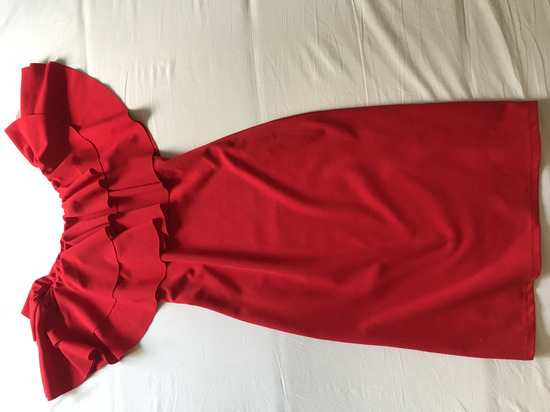 Crvena uska haljina