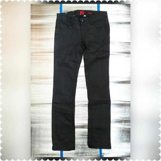 Crne farke-pantalone