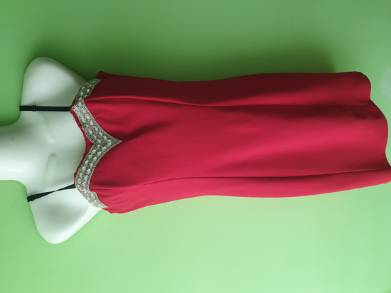 elegantna crvena haljina