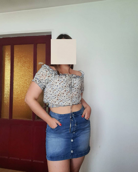 SNIŽEN NA 500!   Cvetni crop top