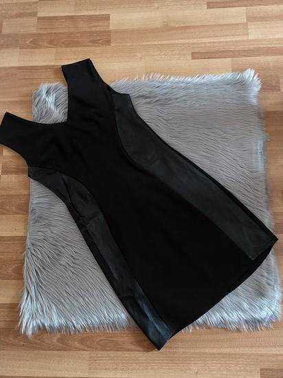 Prelepa crna haljina sa koznim detaljima