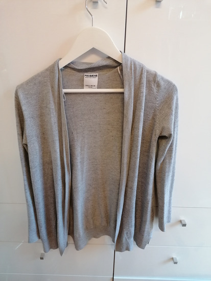 Pull and Bear kardigan xs velicina