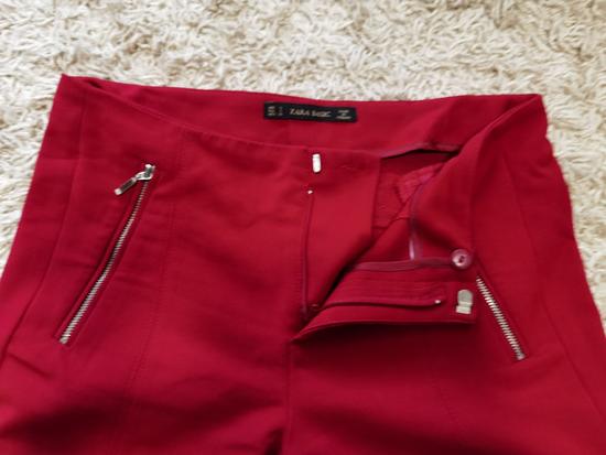 Zara pantalone crvene Novo