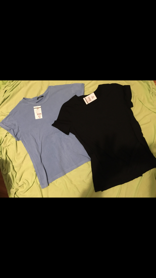 Dve majice obe L