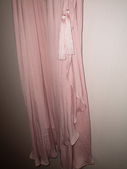 roze haljina