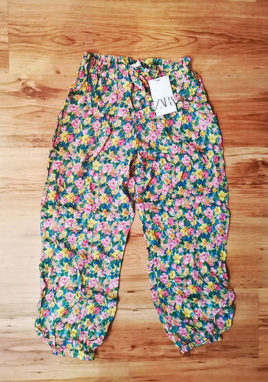 ZARA pantalone NOVO!