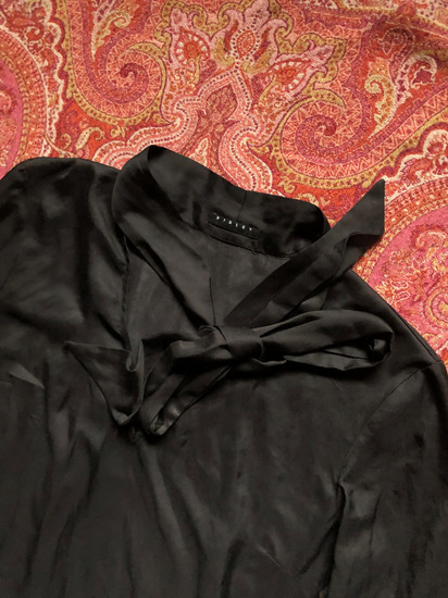 Sisley svilena bluza tamno sive boje