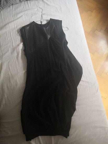 Crna dizajnerska haljina